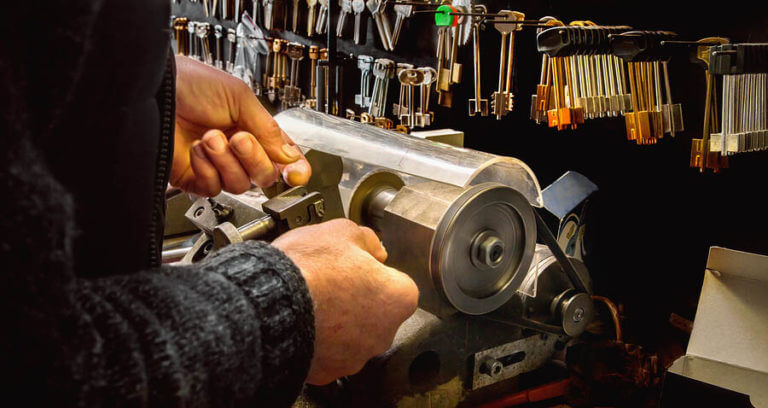 7 Tips to Pick the Right Locksmith - Adore Australia